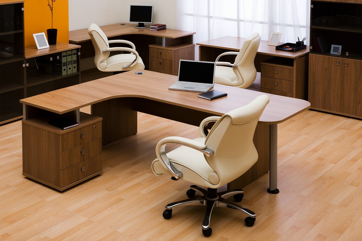 Ergonomic Executive Office Desks: Prioritizing Comfort And Health ...